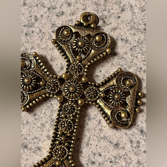 Vintage | Jewelry | Detailed Metal Cross Pendant | Poshmark